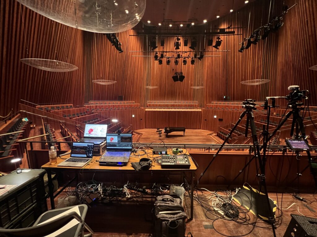 【緊急配信】歌の発表会をYouTubeライブにて配信しました | Resonate
